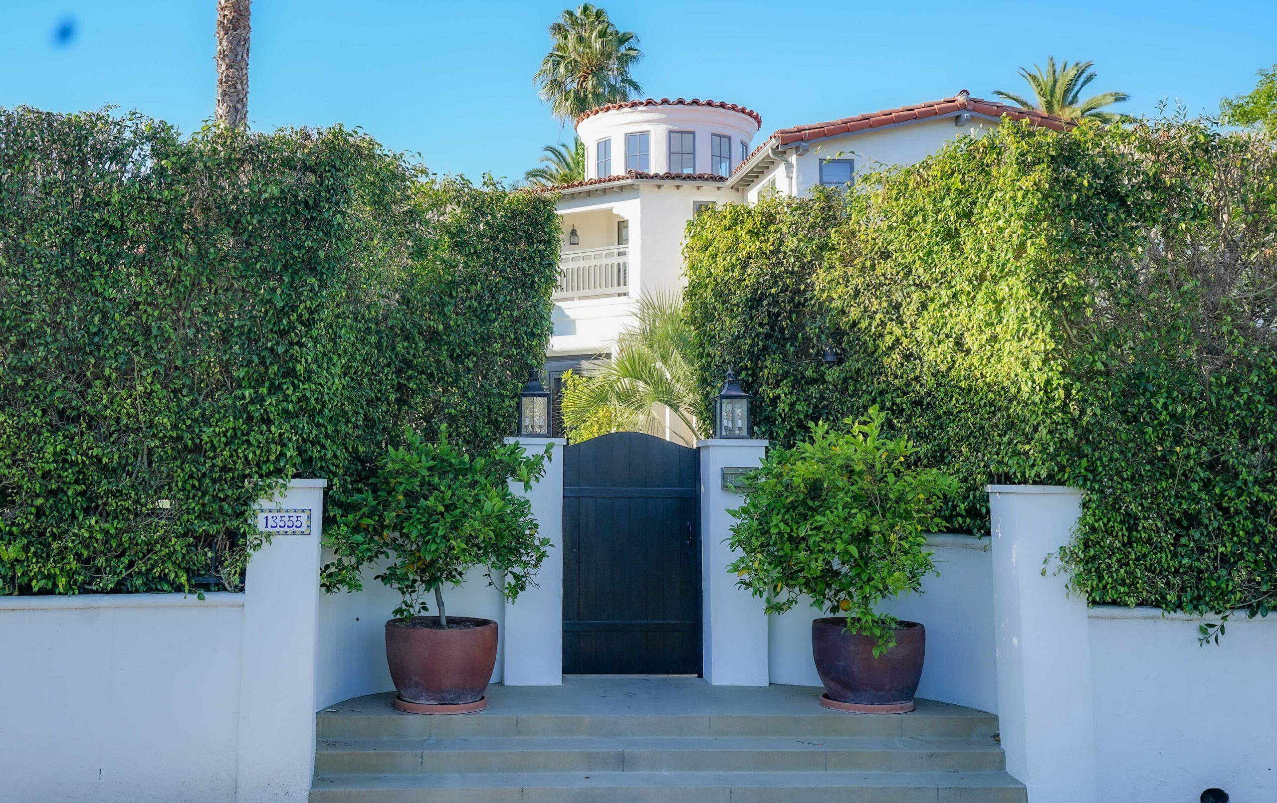 13555 D Este Dr Pacific Palisades, CA 90272 — James Respondek
