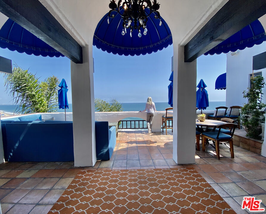 17846 Lecco Ln Pacific Palisades, CA 90272 — James Respondek