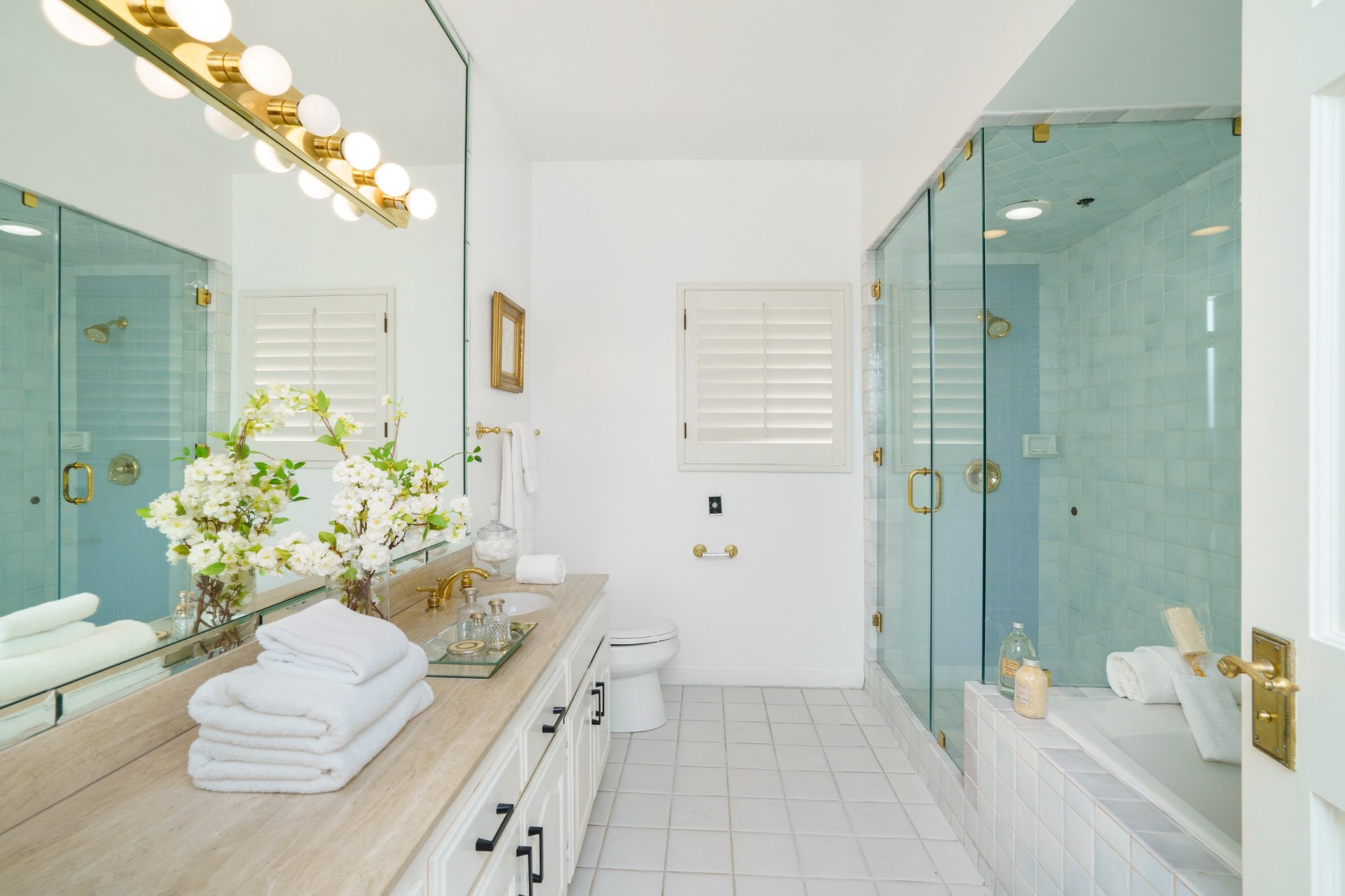 2025 S Beverly Glen #2C — James Respondek