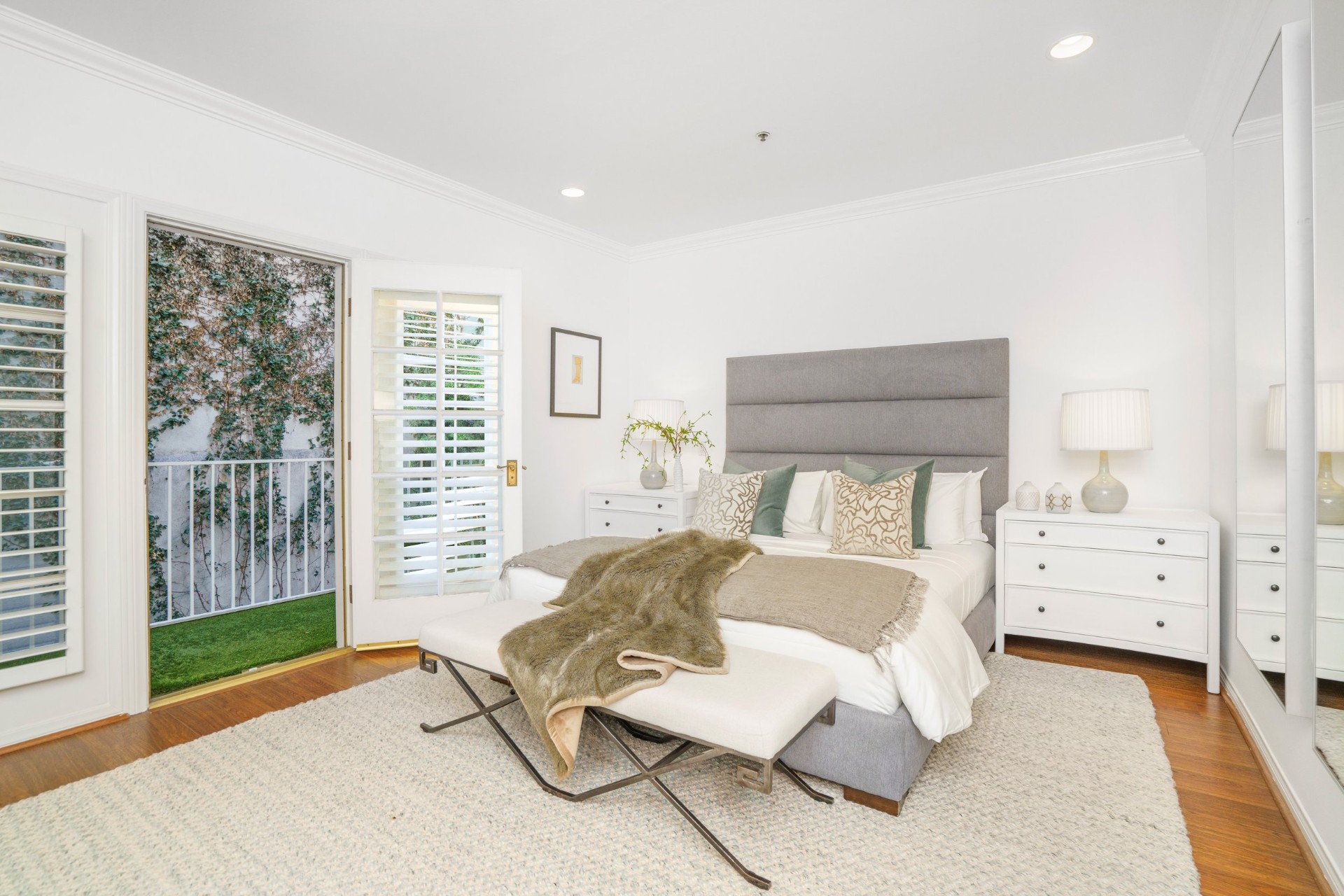 2025 S Beverly Glen #2C — James Respondek