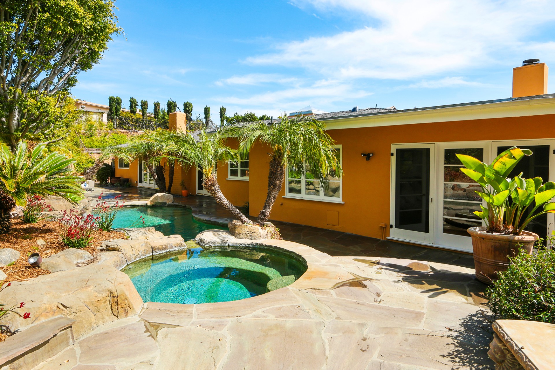 341 S Surfview Dr Pacific Palisades, CA 90272 — James Respondek