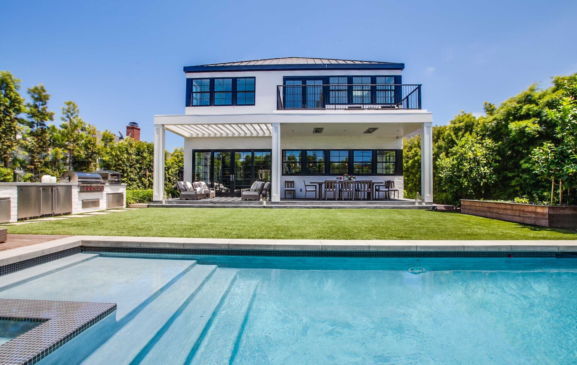 747 Via de la Paz — James Respondek