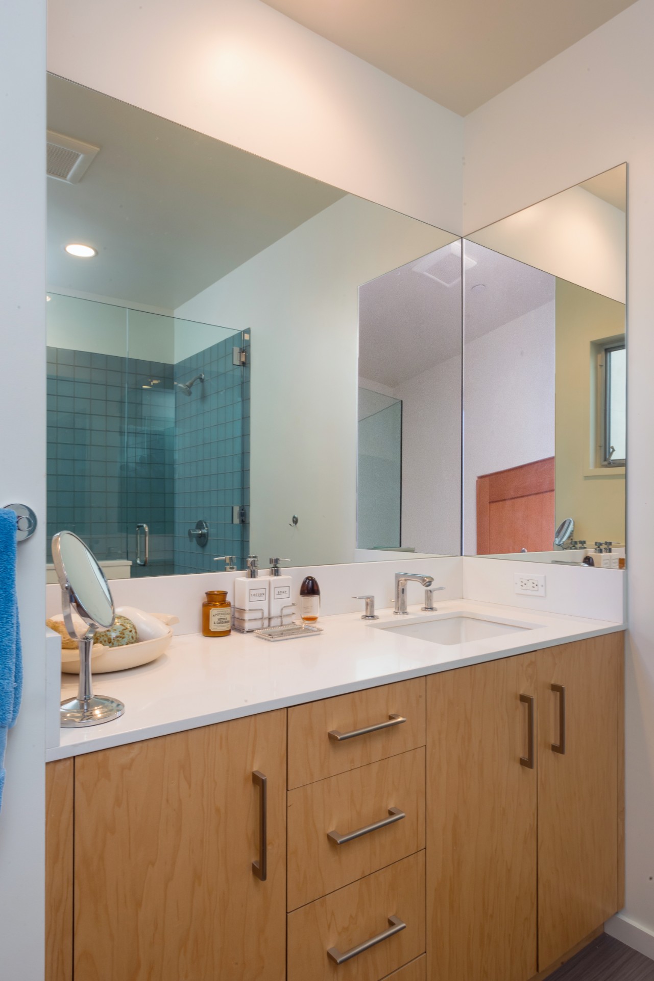 811 Hartzell St Pacific Palisades, CA 90272 — James Respondek