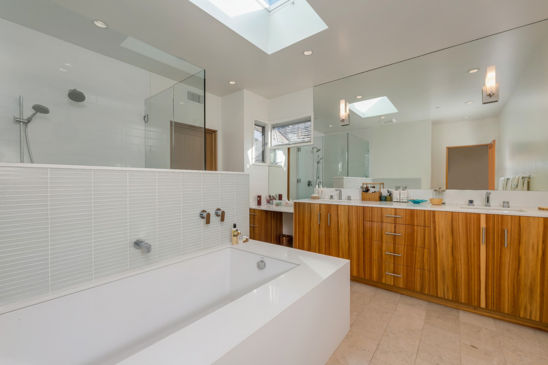 811 Hartzell St Pacific Palisades, CA 90272 — James Respondek